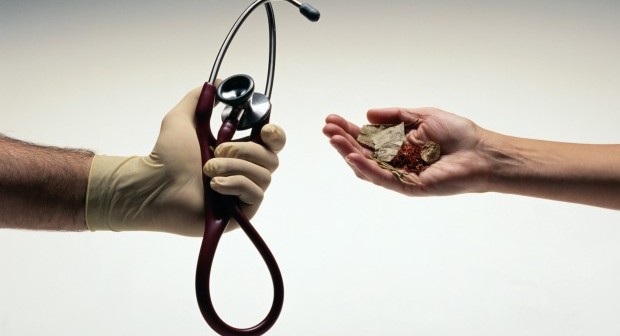 ¿Qué es mejor? ¿La medicina alopática o la medicina alternativa ...